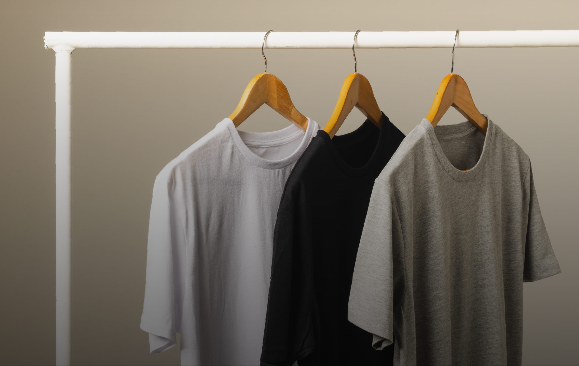 The Authentic T-Shirt Company®/SanMar Canada - French